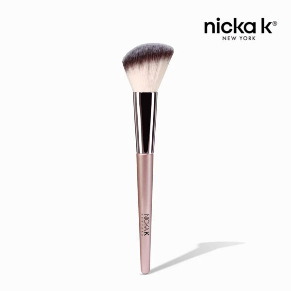 NICKA K Angled Contour Brush – Beauty Collection